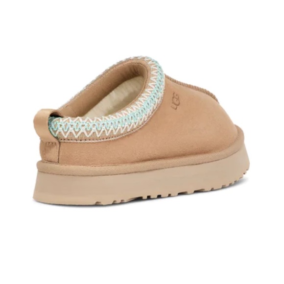UGG | Shoes | Ugg Tazz Youth Slipper Sand Youth Size 456 143776ksan ...